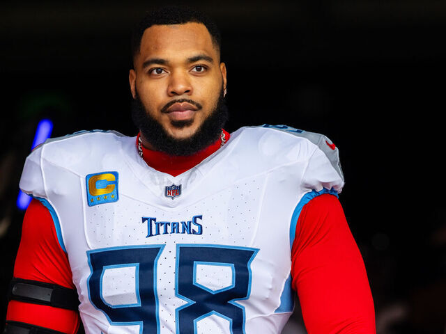 Titans make Simmons NFL's top-paid DT with 3-year, $105.8M
