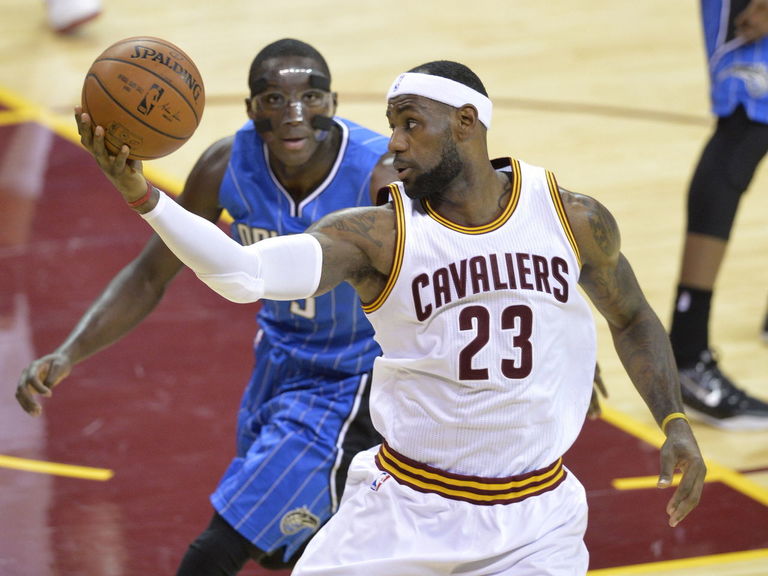 Cleveland snaps 4-game losing skid as LeBron leads Cavaliers to rout of Magic | theScore.com