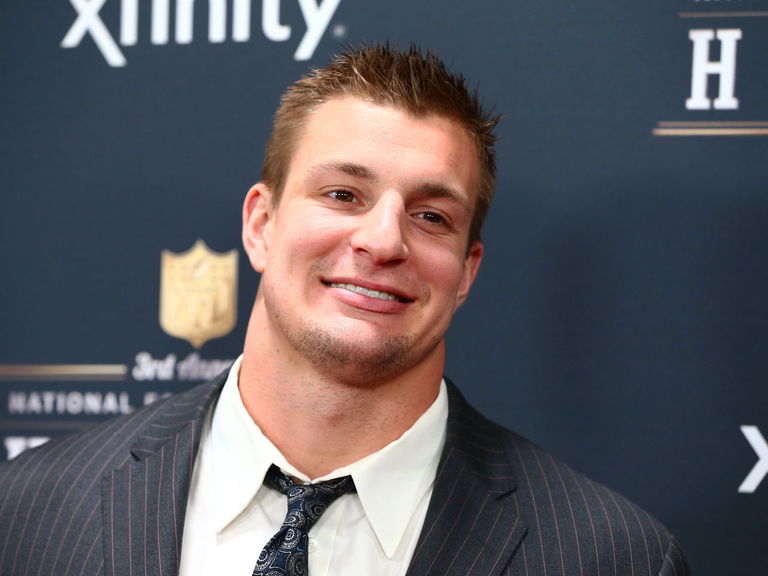 PHOTOS: Rob Gronkowski poses with kittens, dressed as a kitten ...
