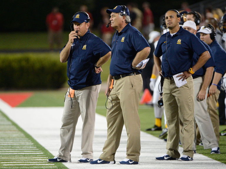 Samford hires Chris Hatcher as football coach | theScore.com
