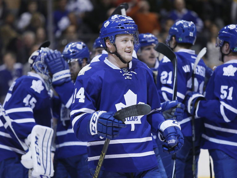 Maple Leafs win 5th straight game, top Kings 4-3 in shootout | theScore.com