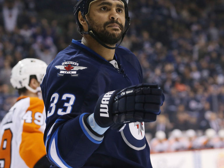 GIF: Dustin Byfuglien, Flyers coach Berube exchange words following ...