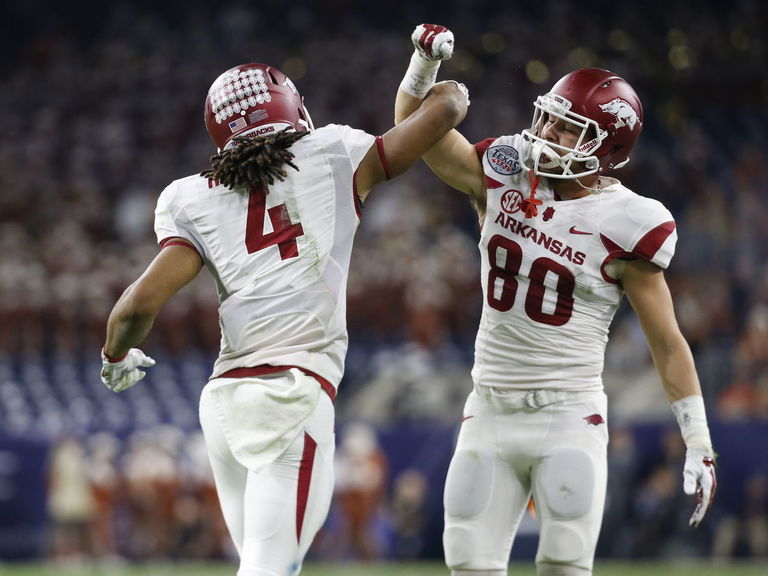 Arkansas goes full SEC on lowly Texas in lopsided victory | theScore.com
