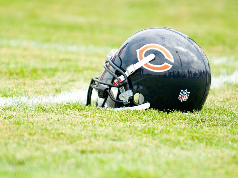 Bears acquire 9th overall pick from Buccaneers | theScore.com