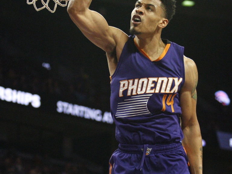 PHOTO: Suns selling 4-fingered Gerald Green foam hands | theScore.com