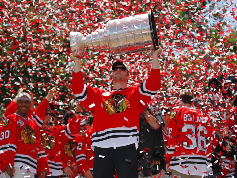Bryan Bickell signs 1-day contract with Blackhawks, retires | theScore.com