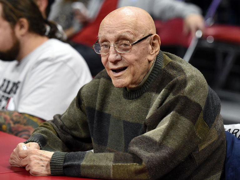 Hall of Fame coach Jerry Tarkanian dies at 84 | theScore.com