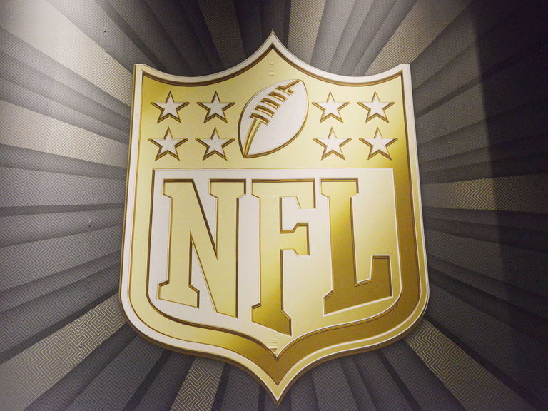 PHOTOS: NFL introduces gold logos to celebrate Super Bowl's 50th ...