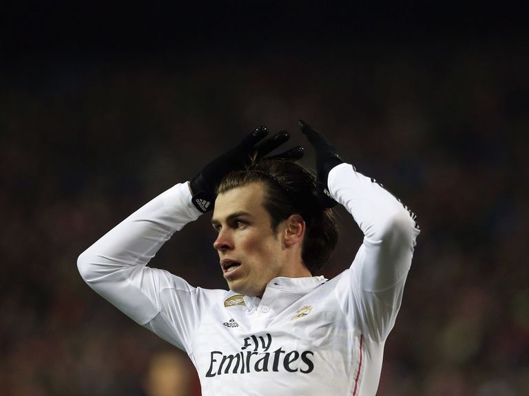 VIDEO: Gareth Bale trips over own feet at training, teammates point and ...