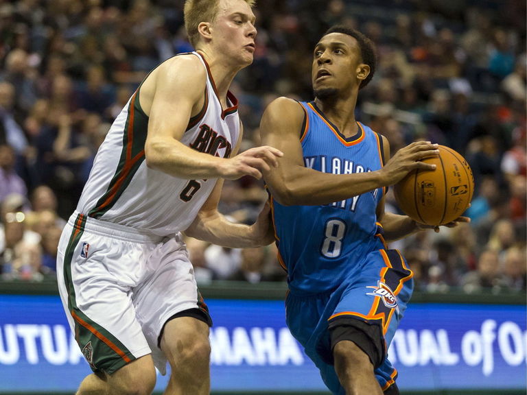 76ers sign Ish Smith, waive Malcolm Thomas | theScore.com