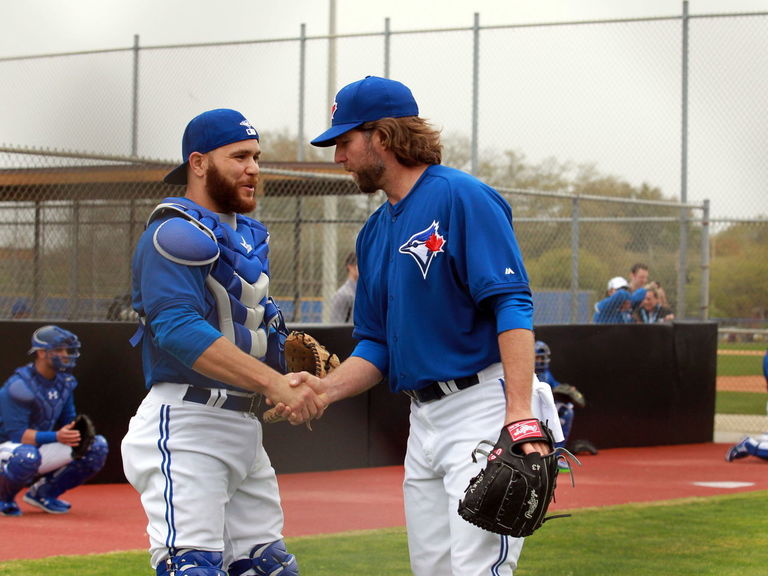 Blue Jays' Martin on Dickey's knuckleball: 'That's filthy, man ...